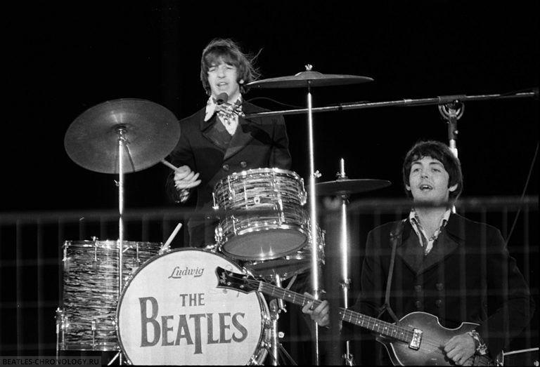 The Beatles concert at Candlestick Park in San Francisco on Aug 29 ...